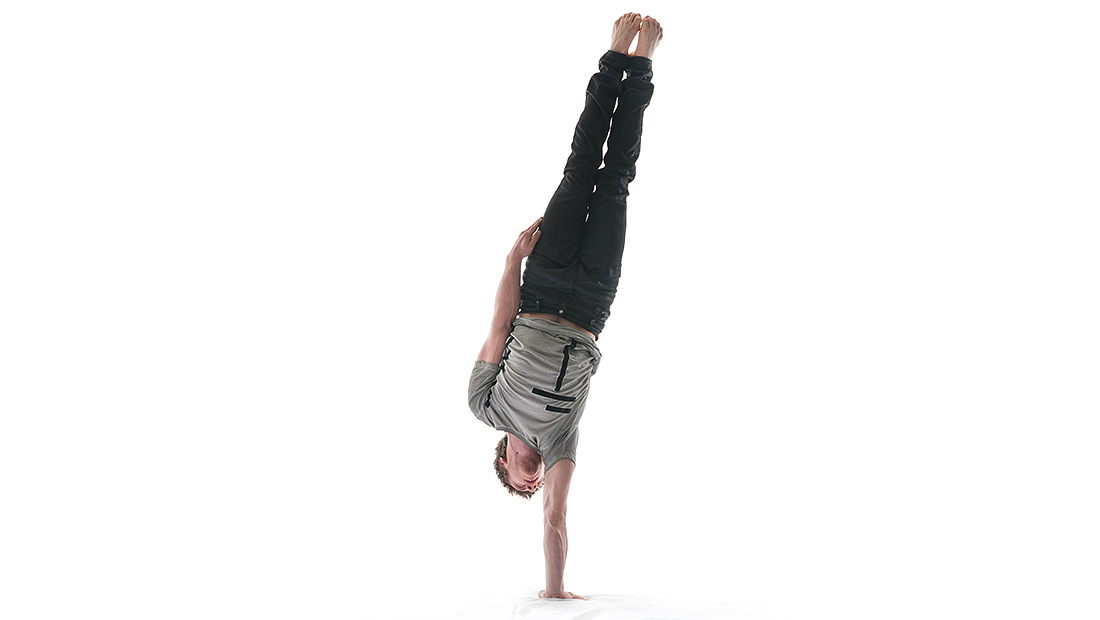 Handstand, specialisation 2 - Stockholm University of the Arts (SKH)